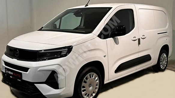 Mini van Combo Cargo Ultimate XL E-Toggle model 2025 "two sliding side ...