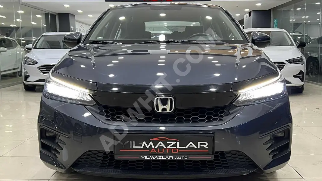 A flawless car with 21,000 km for the 2022 model - Certified center ...