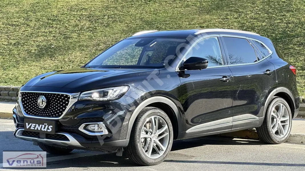 MG HS 1.5 T-GDI, model 2023, with 17,000 kilometers, Luxury+, heated ...